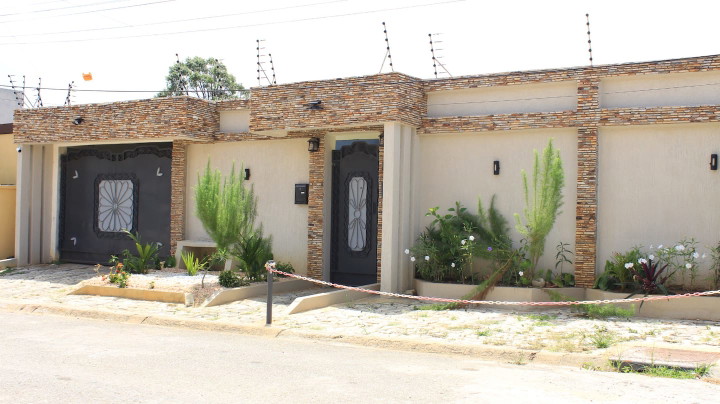 Villa Paisible Et Agréable - Abidjan