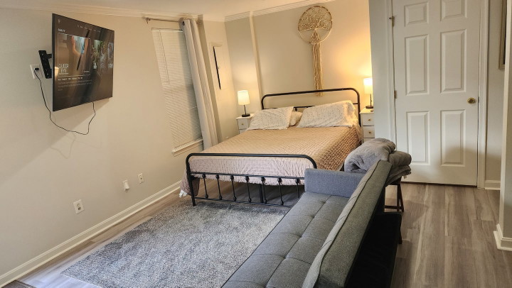 Private Basement Near Airport (9 Mins) - Ashburn, VA