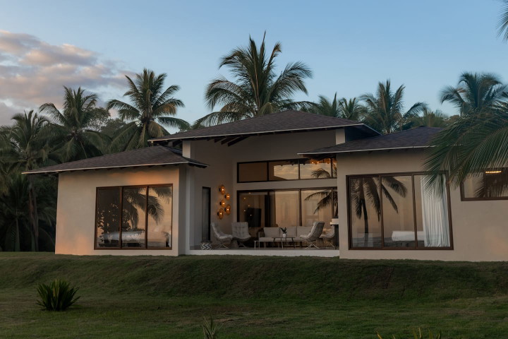 Casa Zola  Beachfront Surf Escape In Morrillo - Panama