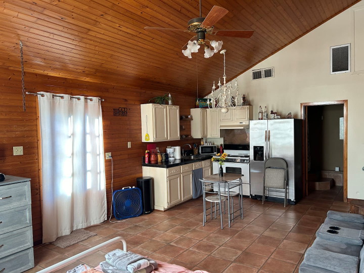 Cajun Courtyard Studio Guesthouse - Louisiana