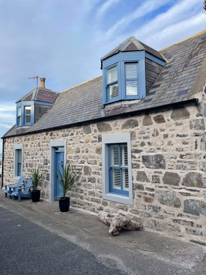 Sea Crest - Beachfront Escape With Whisky Snug - Cullen