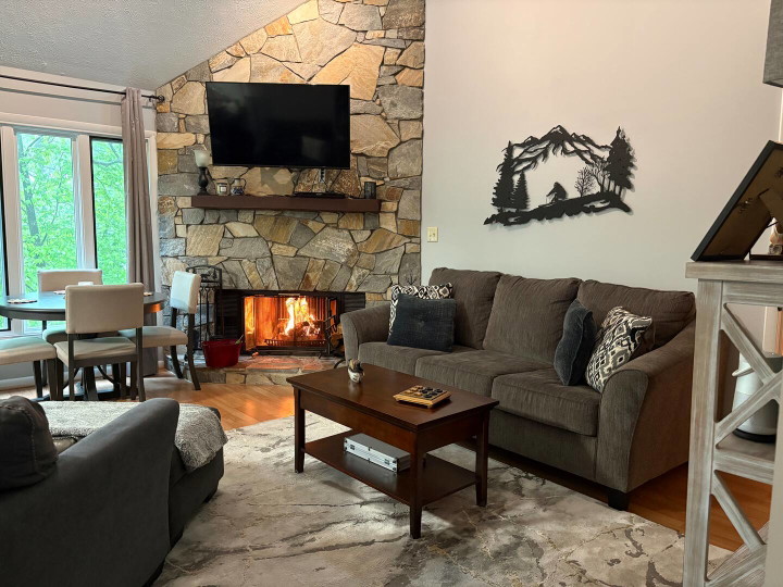 2br/2ba + Bonus Kids Rm. Walk To Slopes + Village - Wintergreen, VA