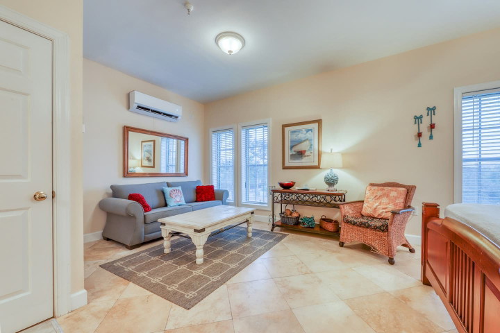 Convenient Studio 2nd-floor | Pool | Kitchenette - Rosemary Beach, FL