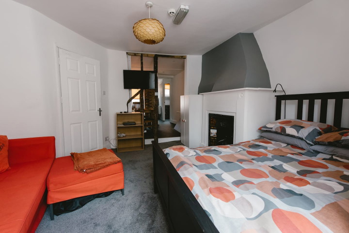 Faustino's Self Catering Studio Apartment - Midhurst