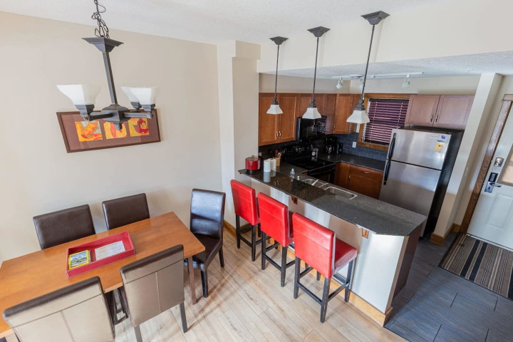 212 Canmore Chalet With Beautiful Mountain Views - Alberta