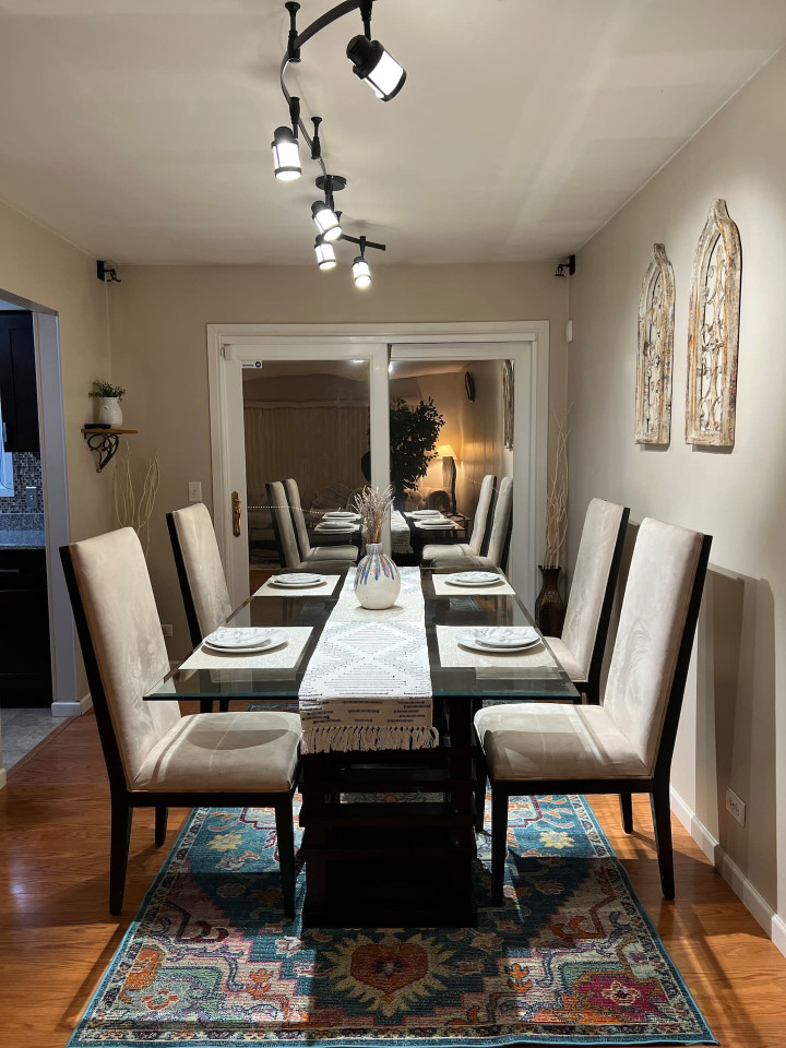 Luxury 3br, 2ba + Hot Tub - Chicago