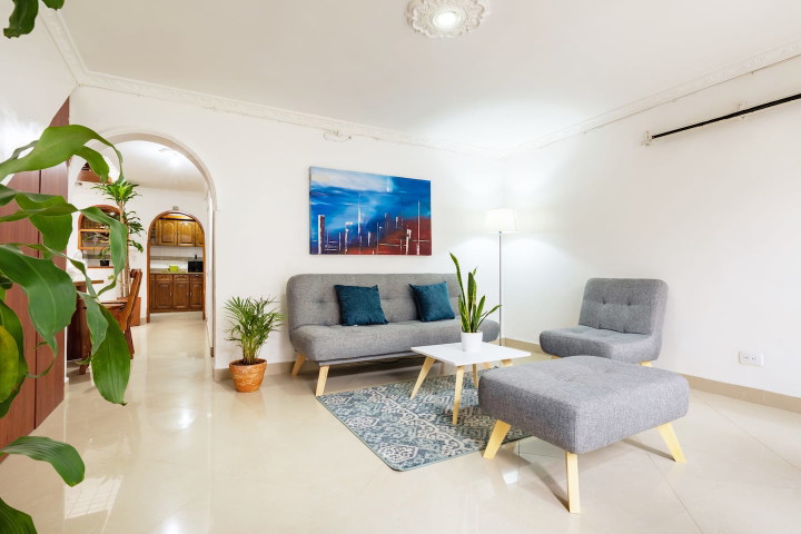 Cozy House With Garden In El Poblado - Medellín