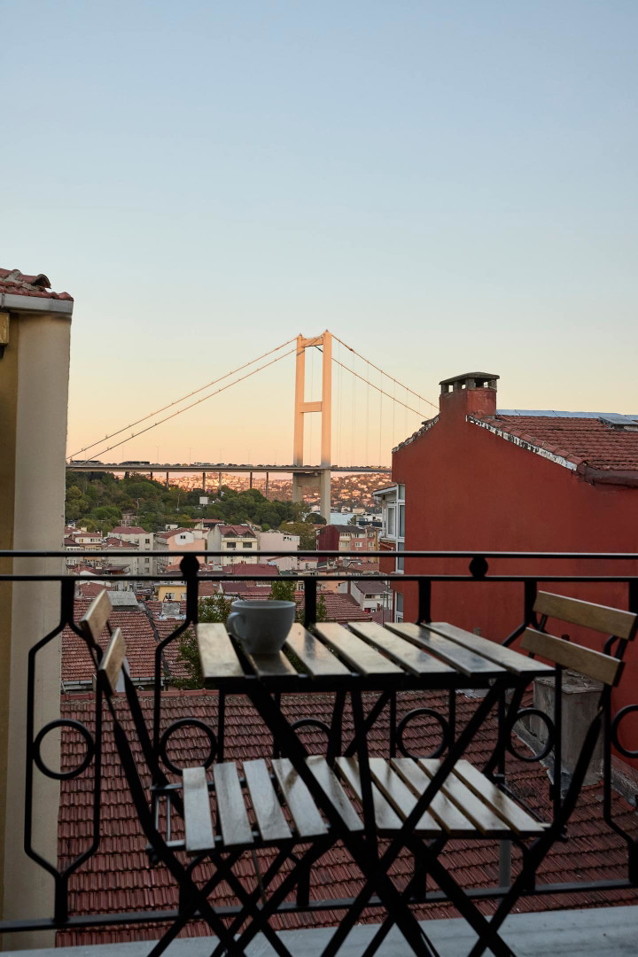 Modern Bosphorus Apartment With Private Balcony - İstanbul