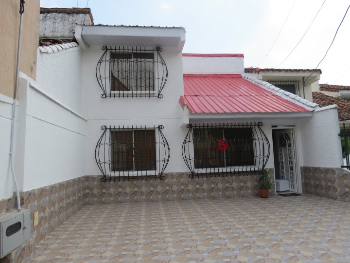 Casa De 4 Habitaciones Con Excelente Ubicación - Cali