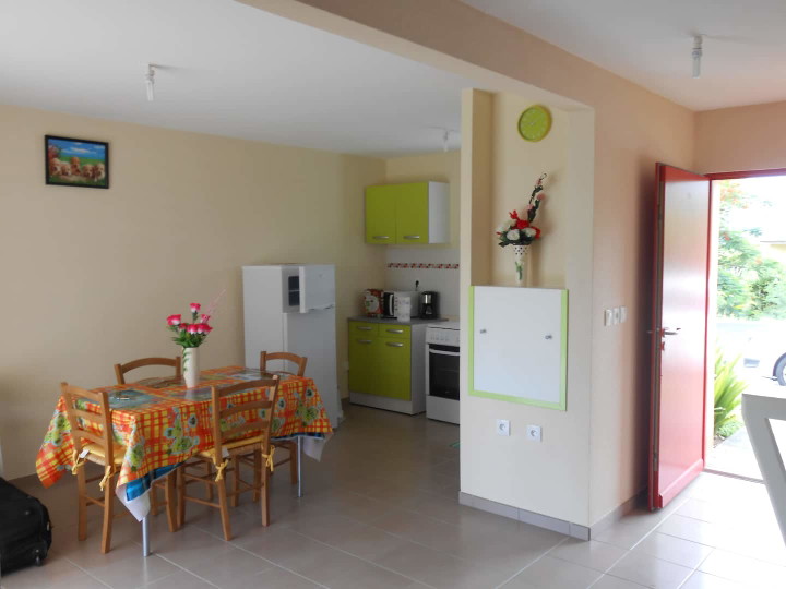 Maison Avec Jardin Situé à Port-louis - Guadeloupe
