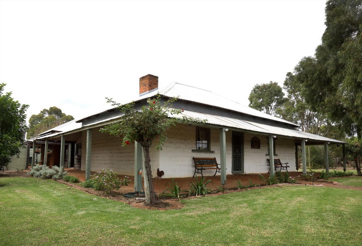 Strelley Brook Farmhouse, Swan Valley - Perth