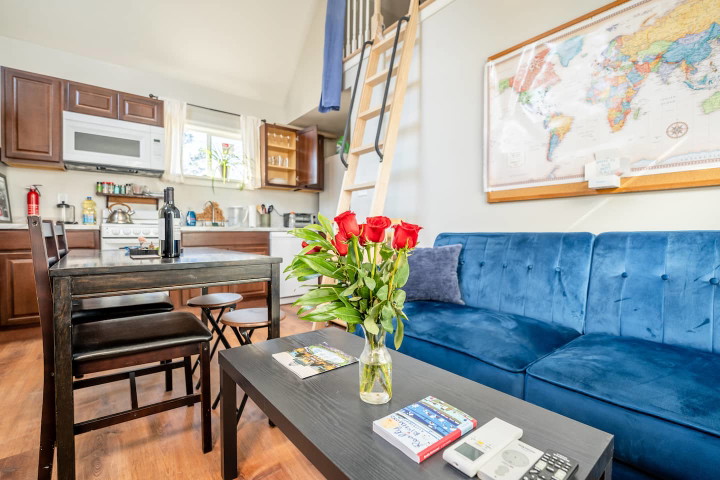 Tiny(ish) Home Near Scotts Addition, Prvt Parking! - Richmond, VA