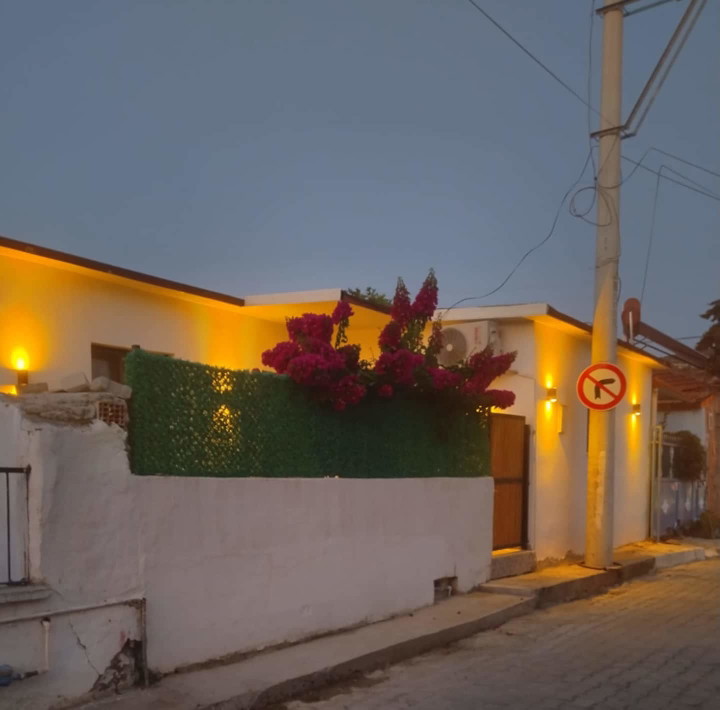Begonvil House With A Garden In The Center Of Bademli - Bademli