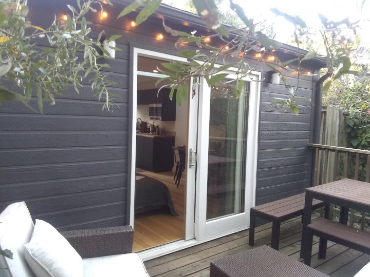 Private, Detached,  Urban Creekside Studio. - Oakland, CA