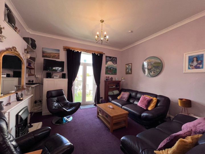 Spacious, Healing, Central , Divine Light Flat - Glastonbury