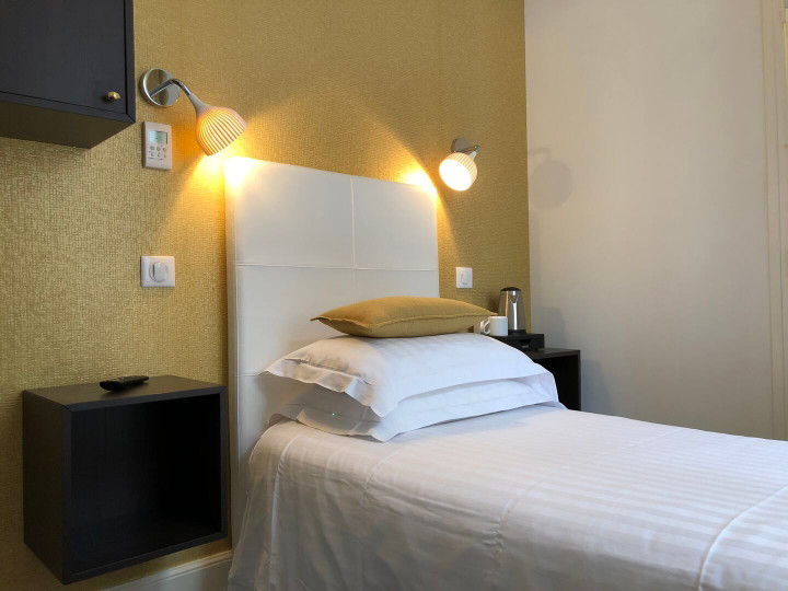 Chambre 1 Personne Dans Villa Belle Epoque - Nice