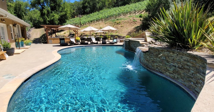 Large Outdoor Kitchen, Pool, Hot Tub, Firepit - Healdsburg, CA