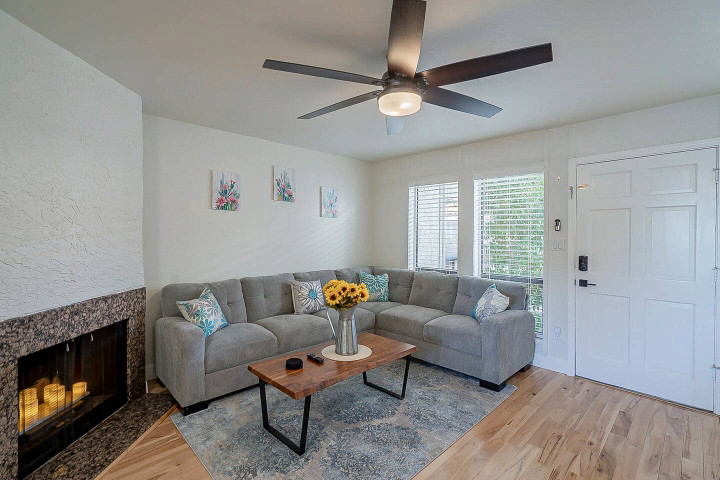 Glamorous  Old Town Scottsdale Retreat 2 Br 2 Bath - Paradise Valley, AZ