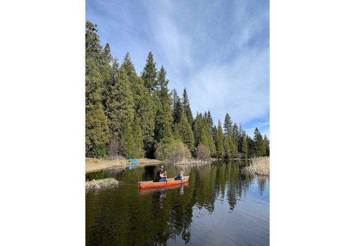 Explore And Unwind! Large Deck & Ev Charger - Shaver Lake, CA