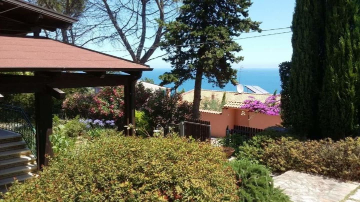 Villa Lara - Relax E Vista Mare - Roseto degli Abruzzi