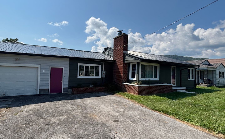 House Close To Arh Hospital, Tackett Creek & Lmu! - Cumberland Gap, TN
