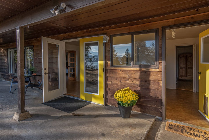 Salish Sea View Suite - Salt Spring Island