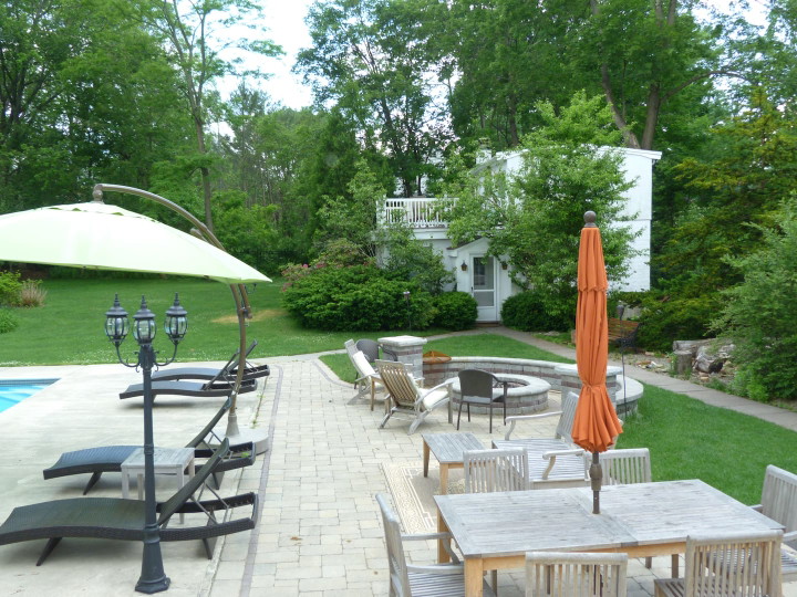 Charming 2-story Private Guesthouse - Newton, MA