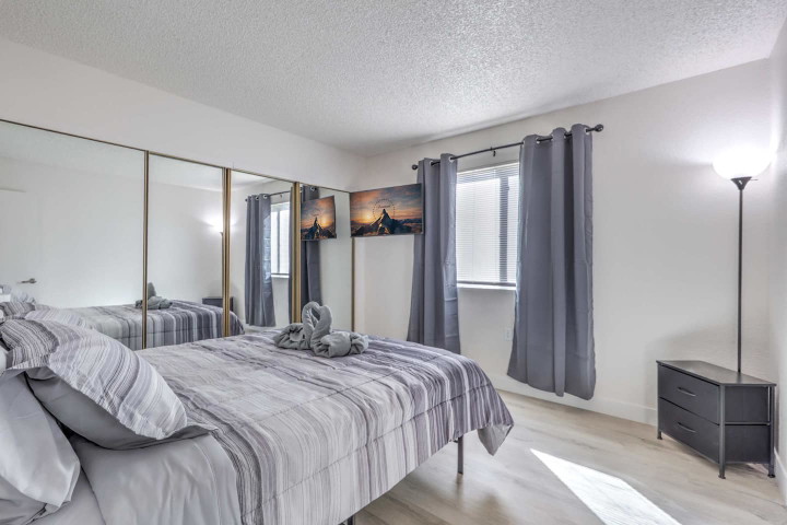Modern Comfort Near Vegas | Attractions Sleeps 6 - Las Vegas, NV
