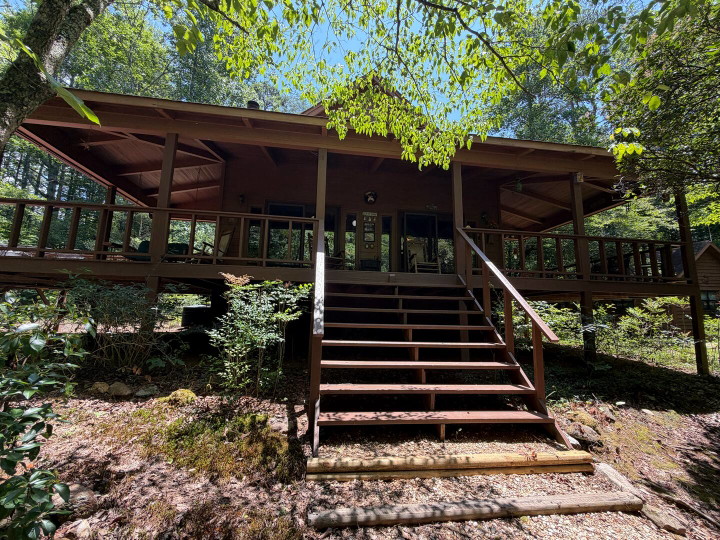 The Hootin Place A Cozy 2 Bedroom River Side Cabin - Blairsville, GA