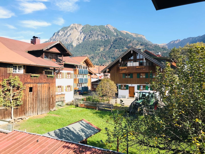 Alpine Pearl With Sunny Balcony In Center & Garage - Kleinwalsertal