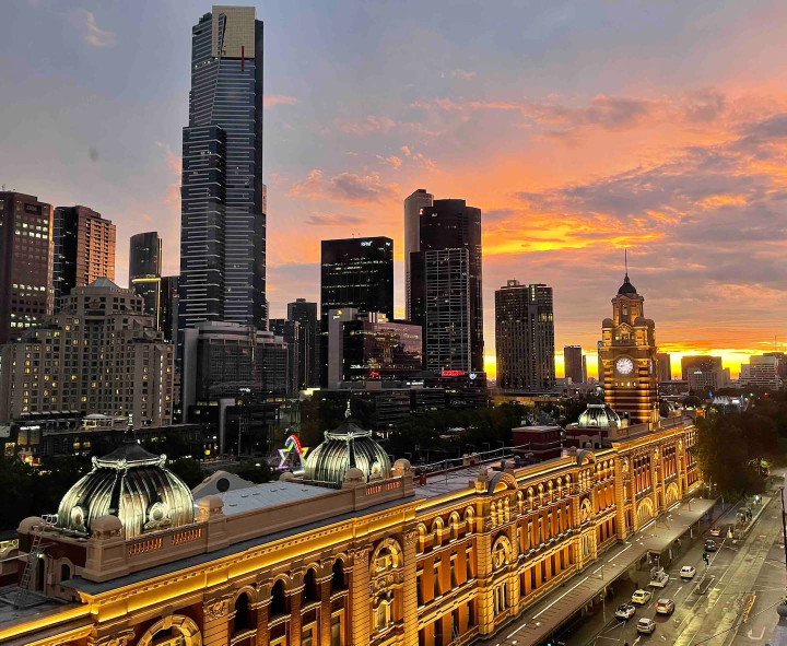 Incredible Views, Best Location 2bdrm - Melbourne