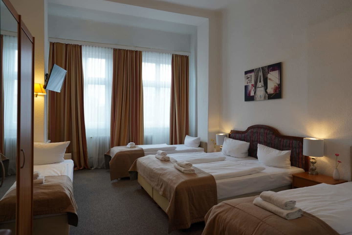 Spacious 5-bed Room Near S-charlottenburg - Berlín