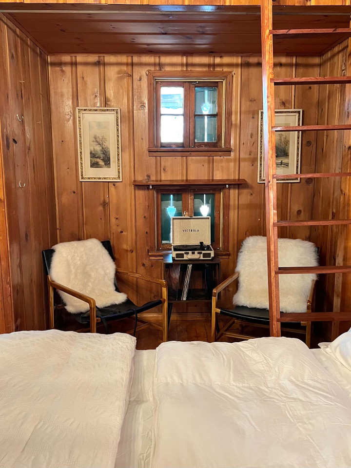 Serenity Pines Vintage Cabin - Lake Arrowhead, CA