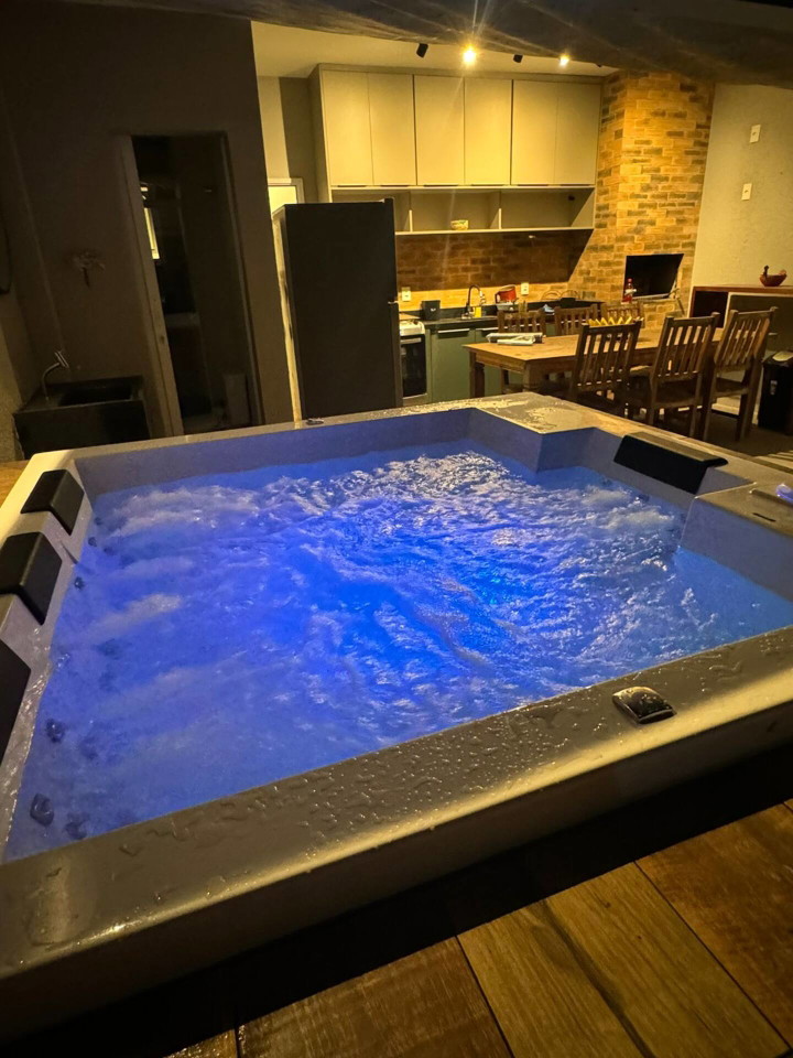 Triplex With Heated Jacuzzi, 3 Bedrooms And Air-conditioning - Ubatuba
