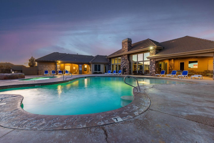 2 Master-suiten, Kostenfreies Wlan, Pool, Whirlpool, Grill, Innenhof, 52 Km Von Zions Entfernt - Utah