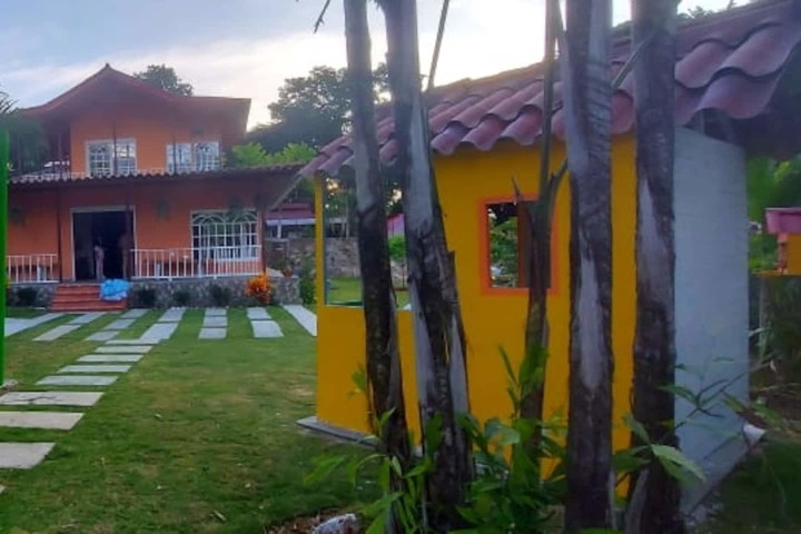 Casa Campestre En Ulloa, Rivera, Huila. - Rivera