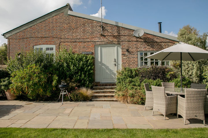 The Stable Flat - Shere