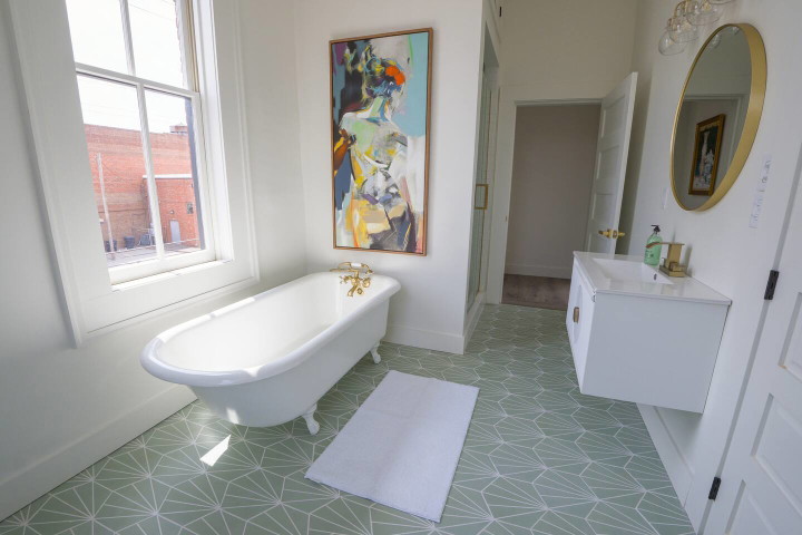 1br With Clawfoot Tub And Train Depot Views - Ardmore, OK