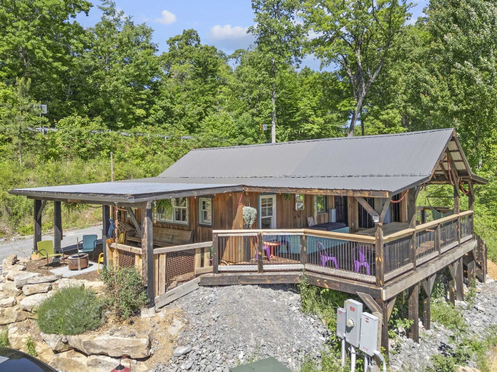 Meadowlark: 4 Queen Beds & Mountain Trails - Signal Mountain, TN