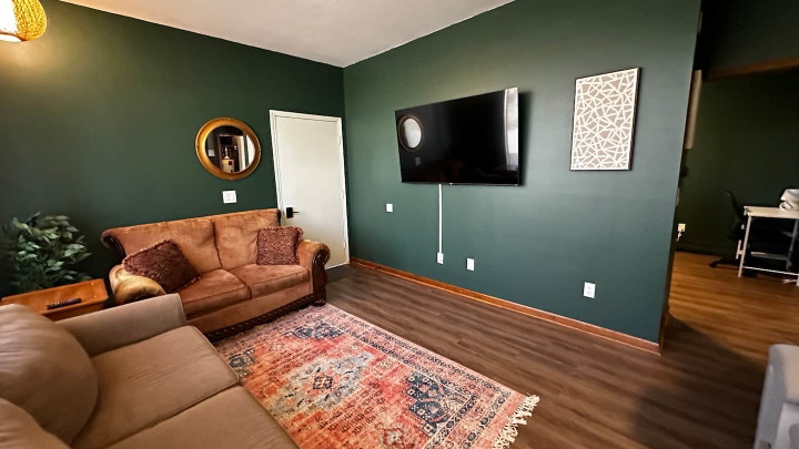 Upscale Flat 1br1ba 10 Minutes From Data Center - Fort Wayne, IN