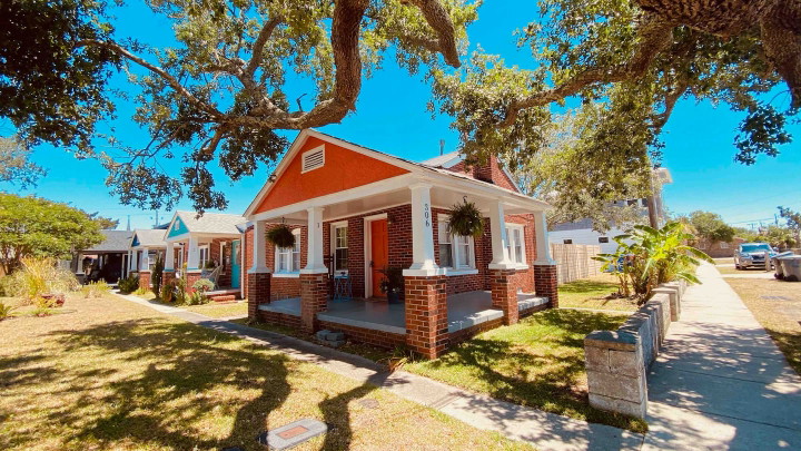 Pleasure Island Surf Bungalow - Carolina Beach, NC