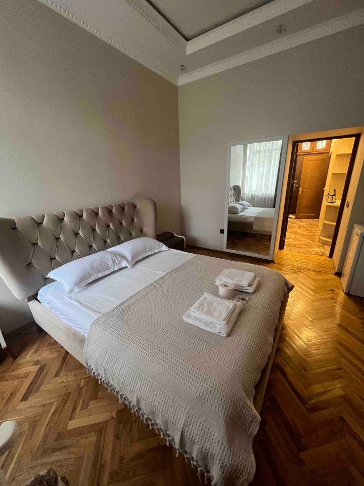 Nizami Street Apartment - Unbeatable Location! - Baku