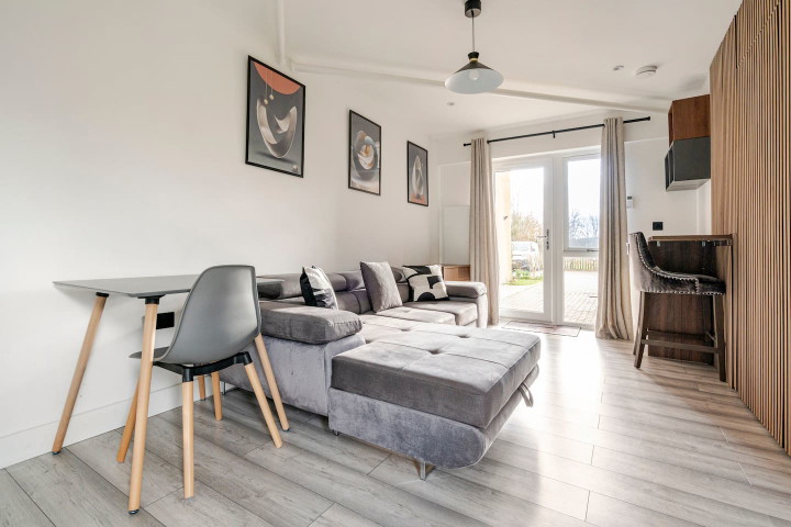 Ashford Annexev Charging, Workspace &Free Parking - Kent