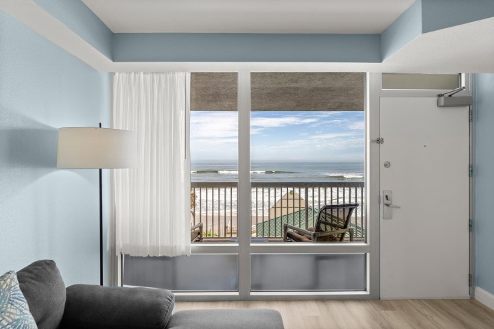 The Shoreline | Oceanfront 1br | Private Balcony - Daytona Beach, FL
