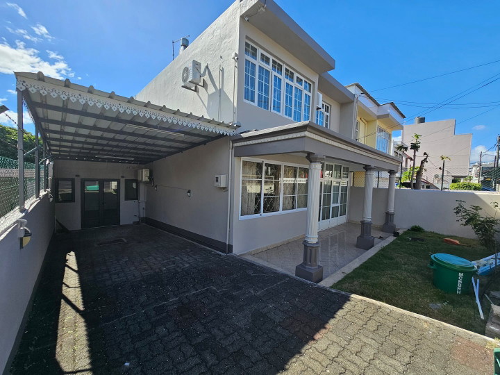 House In Rose-hill - Port Louis
