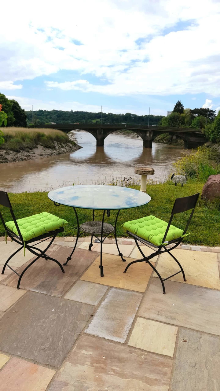 Quaint Little Guest Suite With Private Parking - Newport
