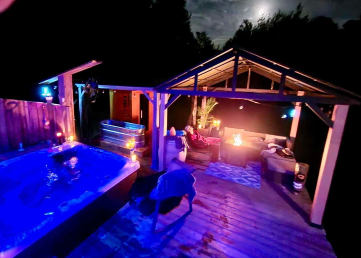 Retraite Spa Jacuzzi Sauna Poules Et œUfs - Ottawa