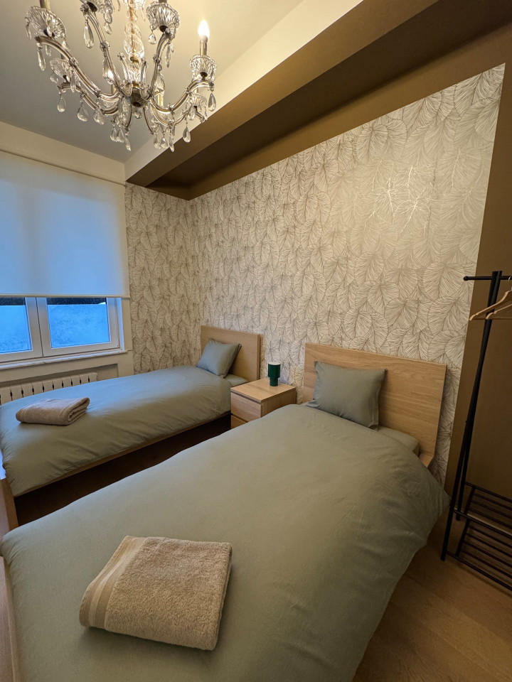 2 Bedrooms-balcony-bathroom - Mons