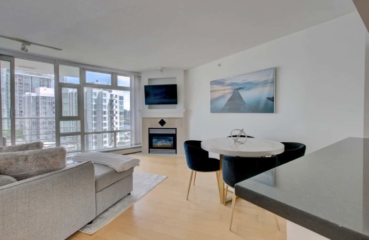 S.28 Cozy Marinaside 2 Bed - Vancouver