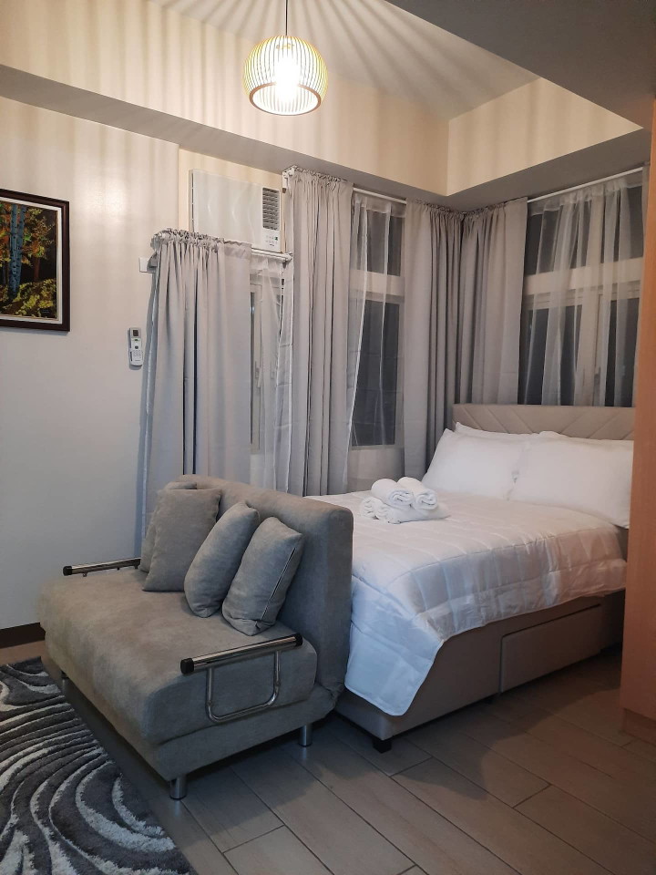 Stylish Minimalist Staycation - Makati